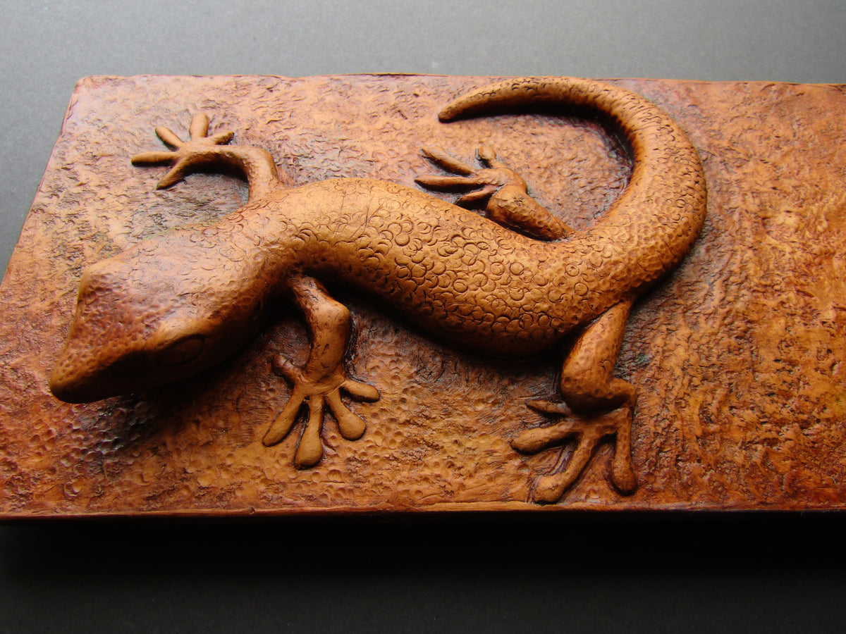 Gecko Realistic Lizard Bas Relief Wall Sculpture – Gordon Hare